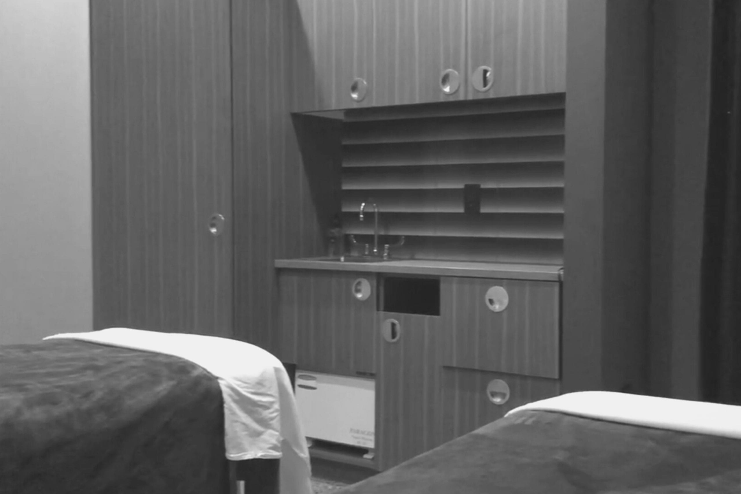 Dual Massage - Lili Salon Spa